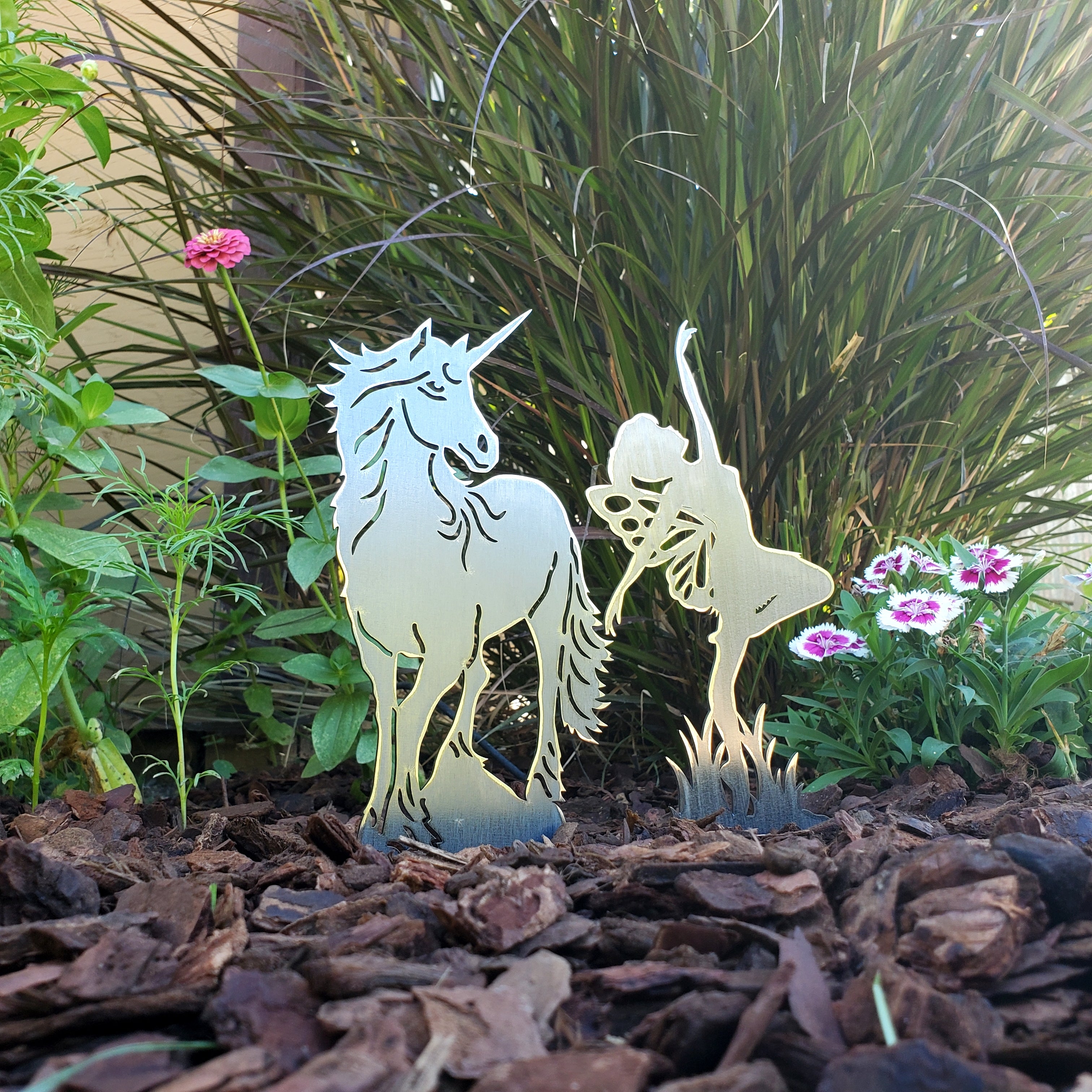 Decorative Yard Stakes – Windy Willows